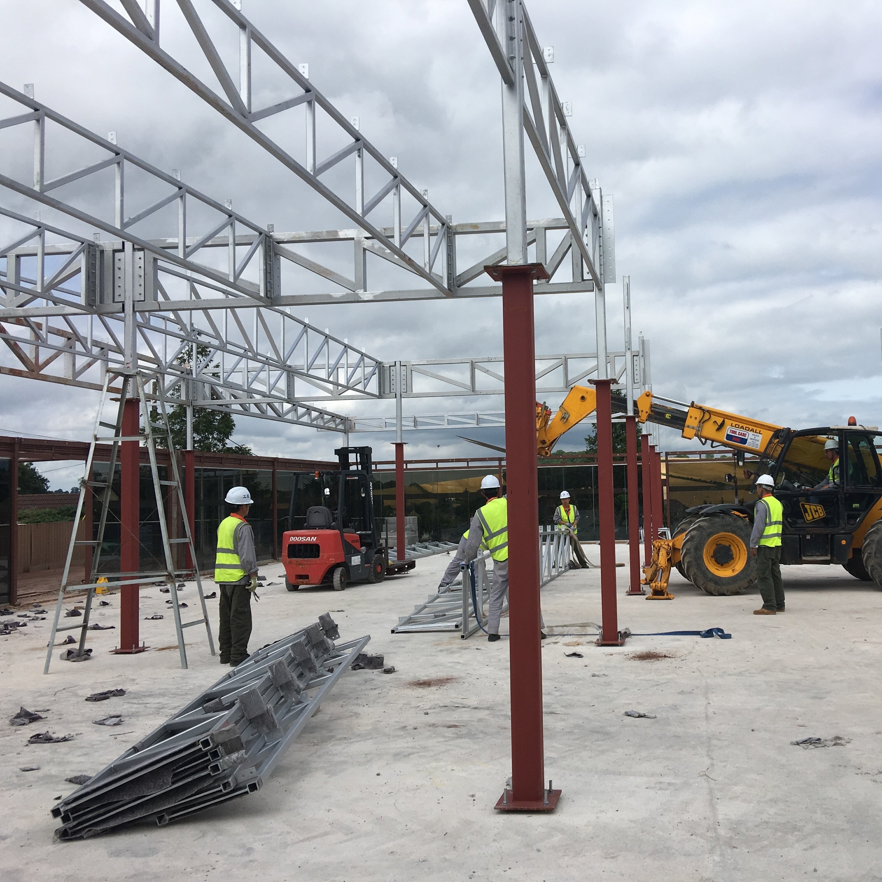 Bolt Connection Steel Prefabricated Houses Q355B Prefab Metal Houses